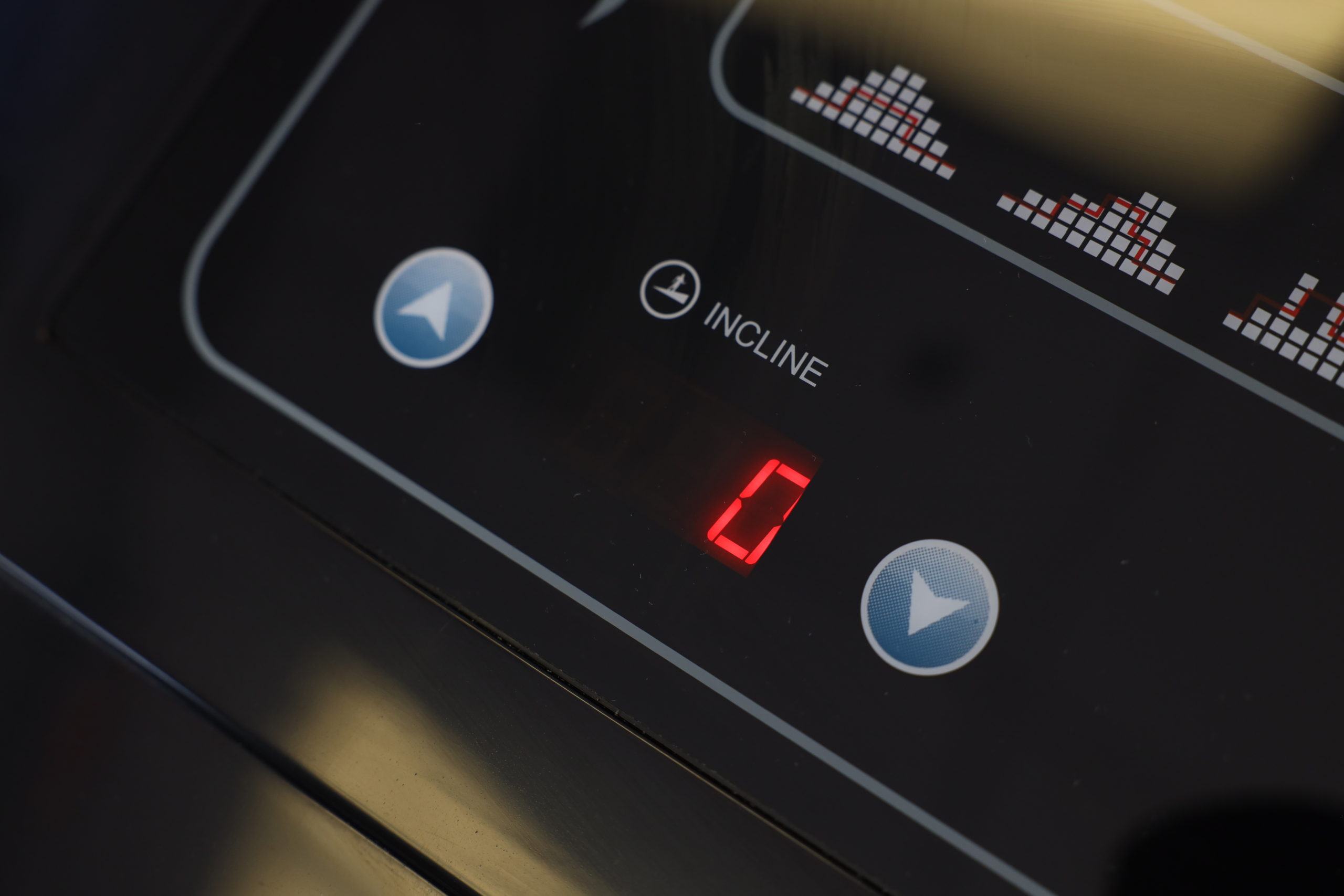 Vortex VT5000 Commercial Treadmill with integrated TV for streaming ...